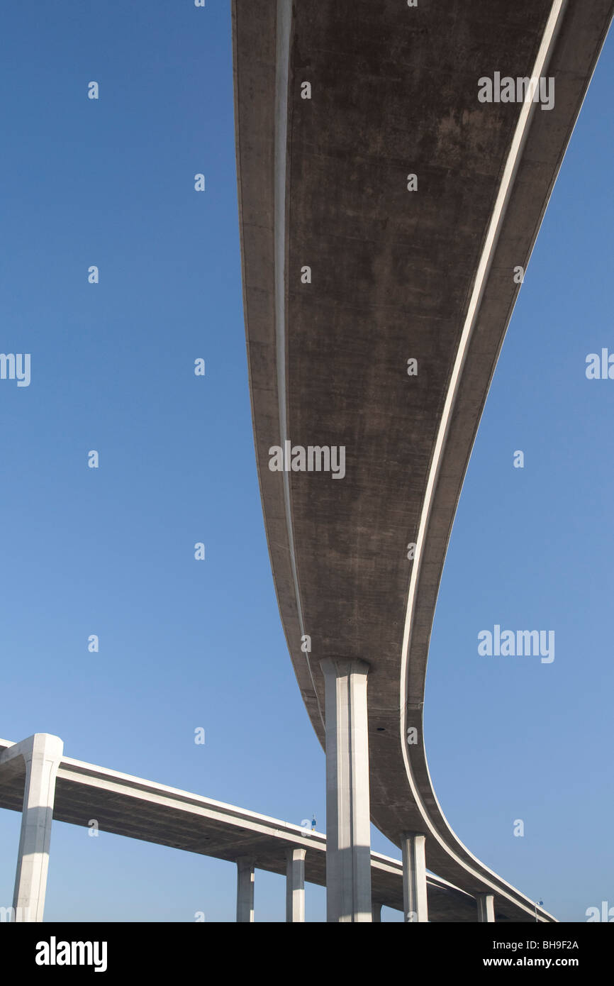 View of a Los Angeles freeway interchange and overpass Stock Photo - Alamy