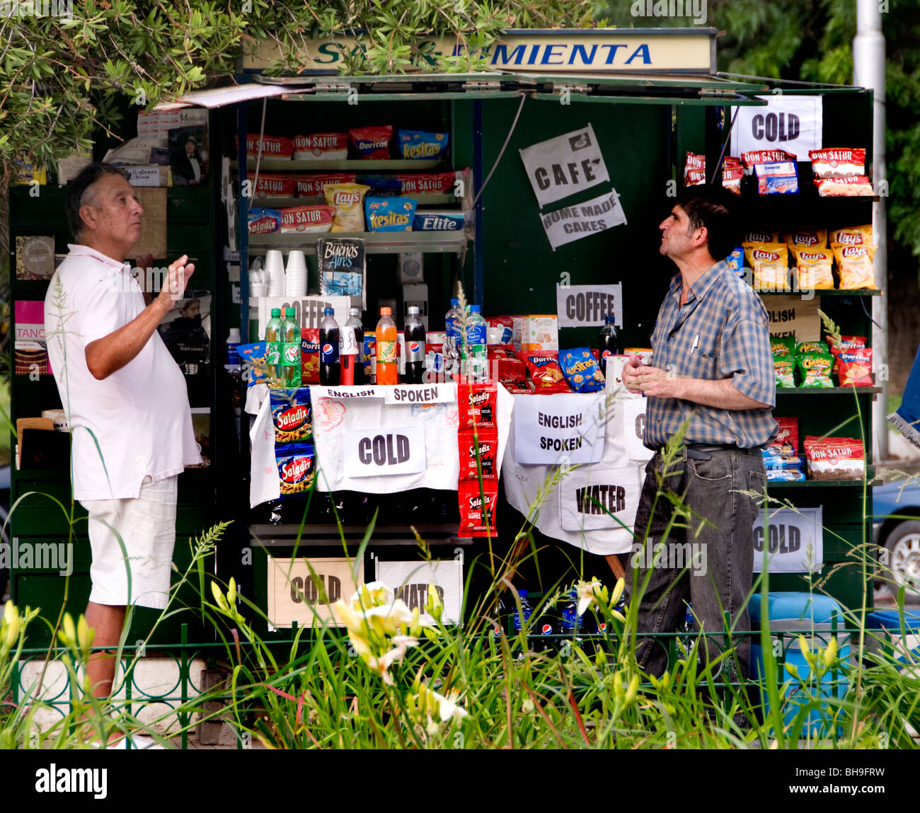 Pavement pub terrace hi-res stock photography and images - Alamy