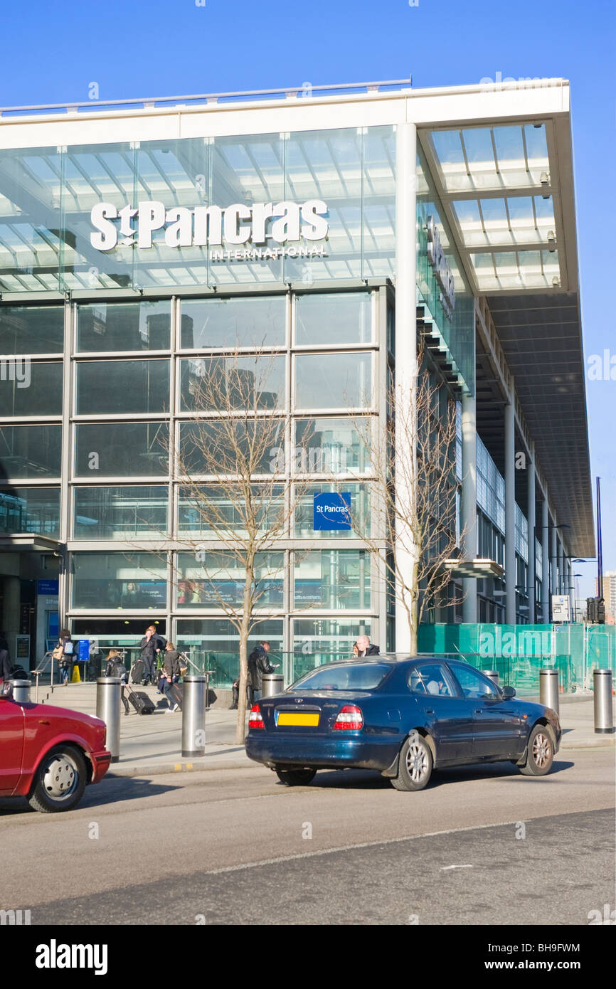 St Pancras Station , new International terminal building exterior Stock ...
