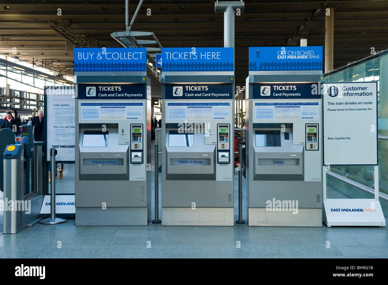 Platform Ticket Machine High Resolution Stock Photography and Images ...