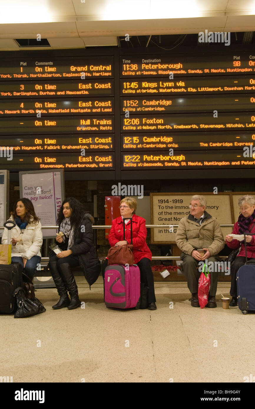 Kings cross station departure boards hi-res stock photography and ...