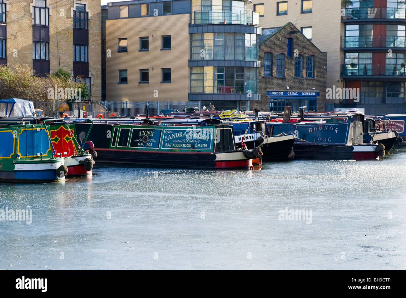 Longboats hi-res stock photography and images - Alamy