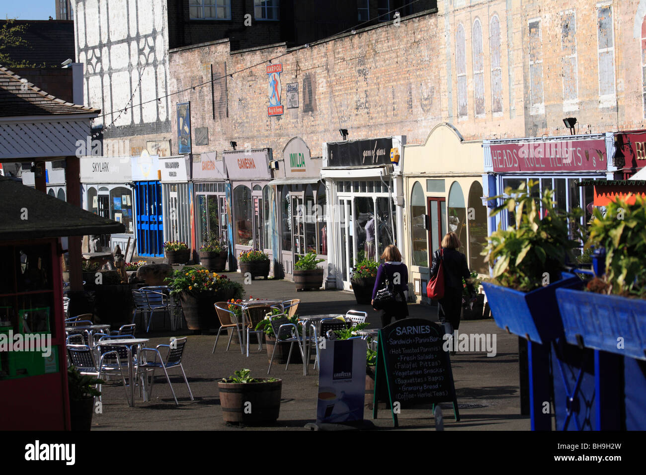 Old shop fronts hi-res stock photography and images - Alamy