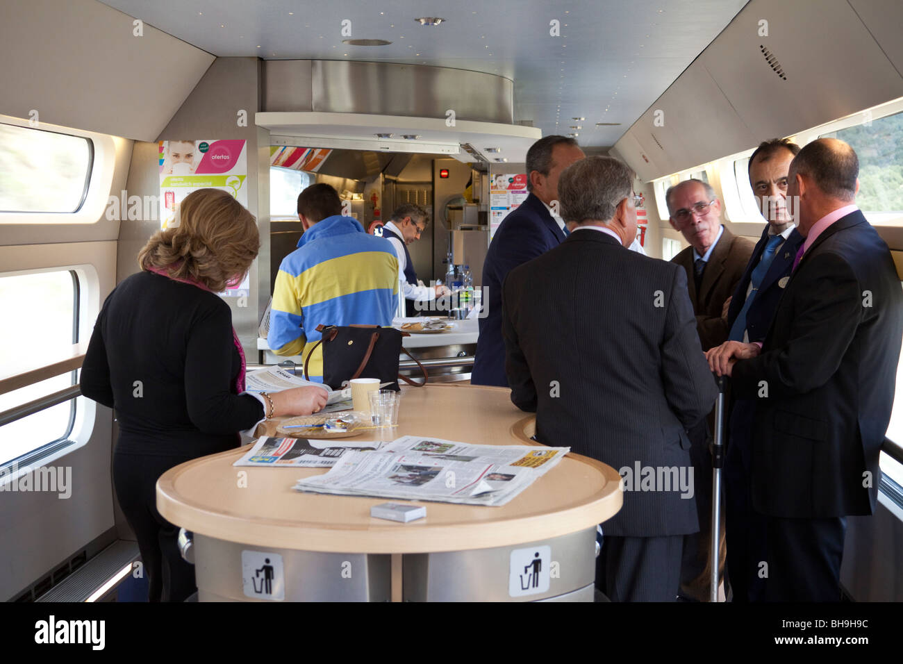 Ferrocarriles velocidad hi-res stock photography and images - Alamy