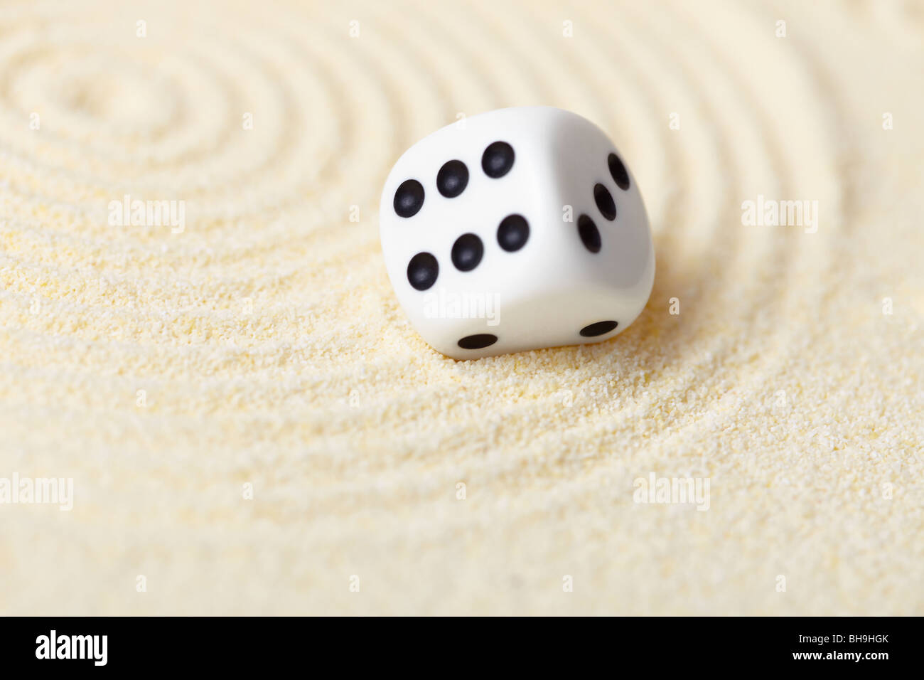 Dice abstract hi-res stock photography and images - Alamy