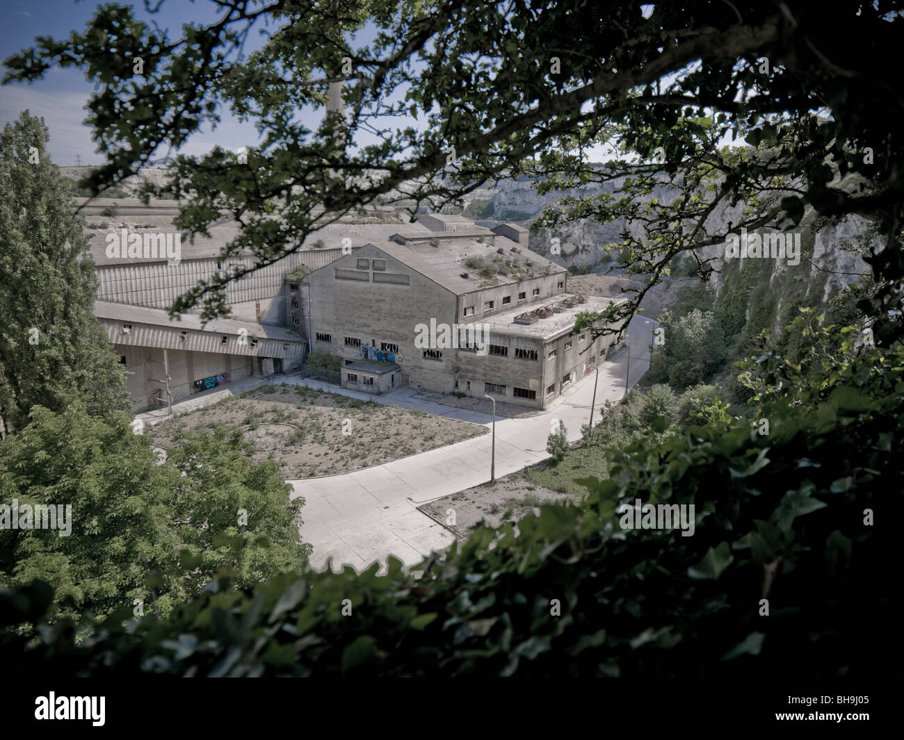 closed down cement works, abandoned industrial building Stock Photo - Alamy