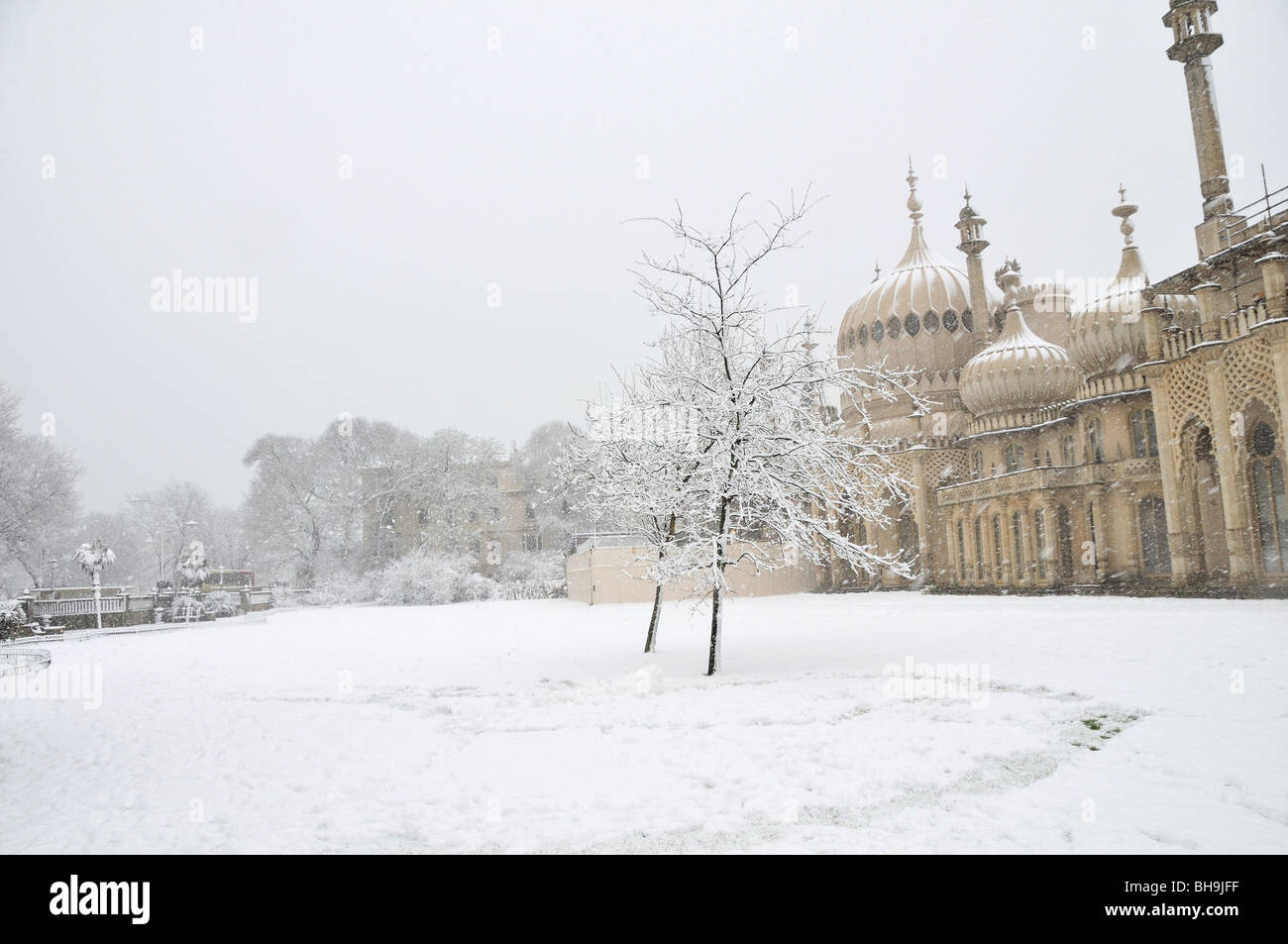 Brighton pavilion snow hi-res stock photography and images - Alamy