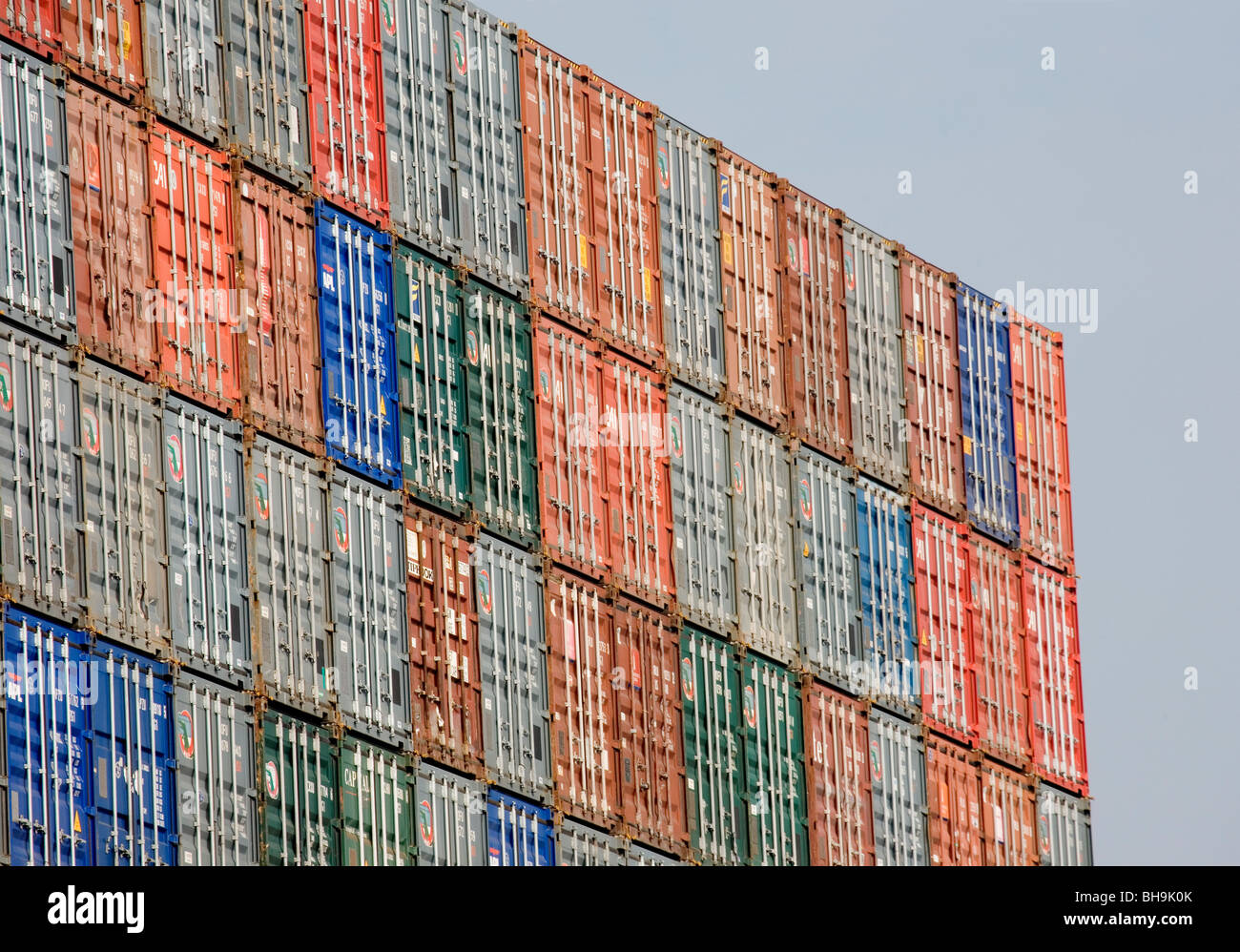 Teu feu containers hi-res stock photography and images - Alamy
