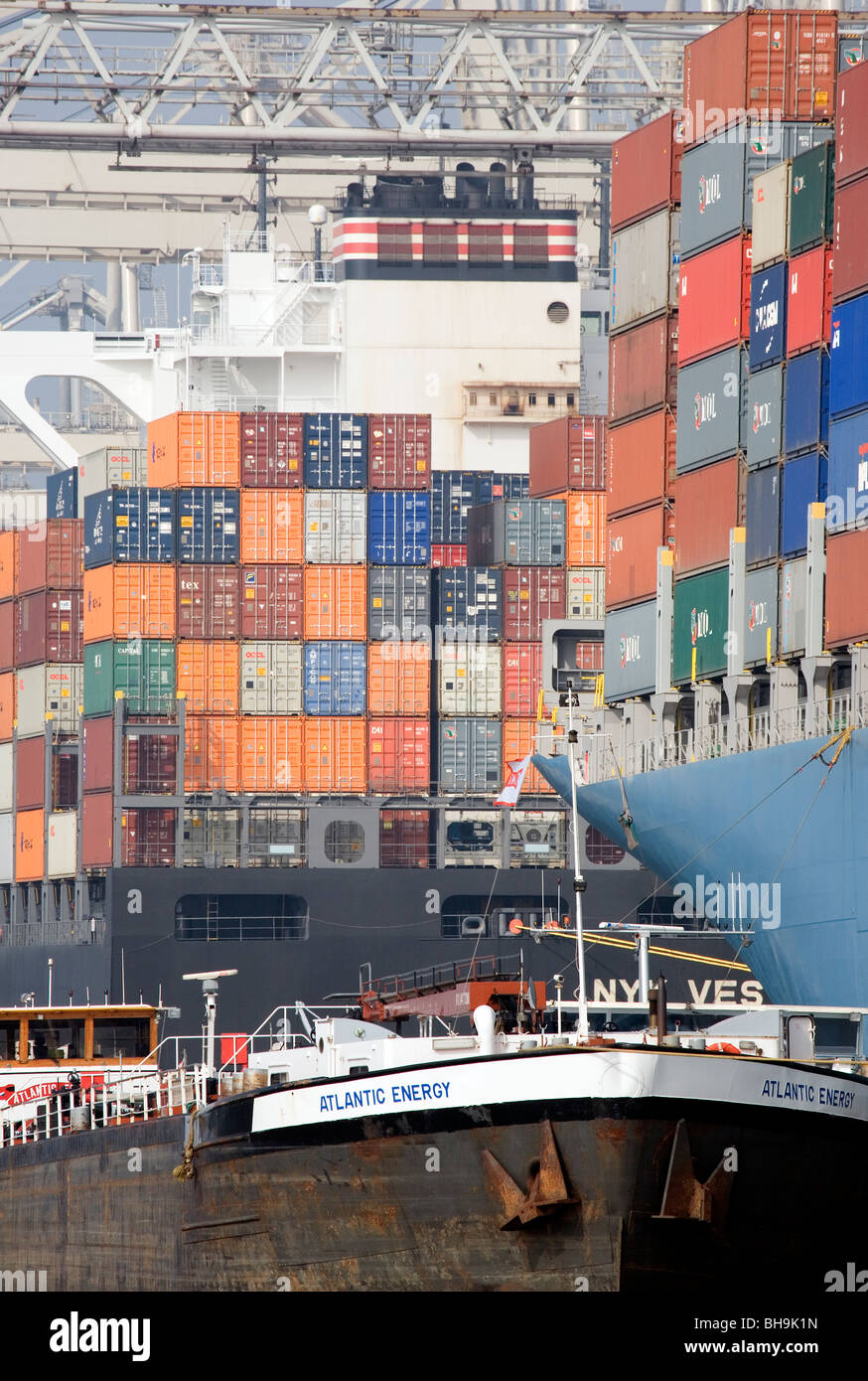 Teu feu containers hi-res stock photography and images - Alamy