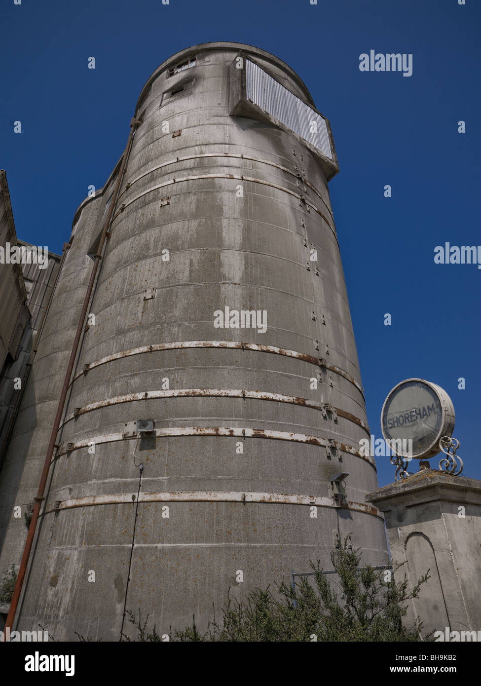closed down cement works, abandoned industrial building Stock Photo - Alamy
