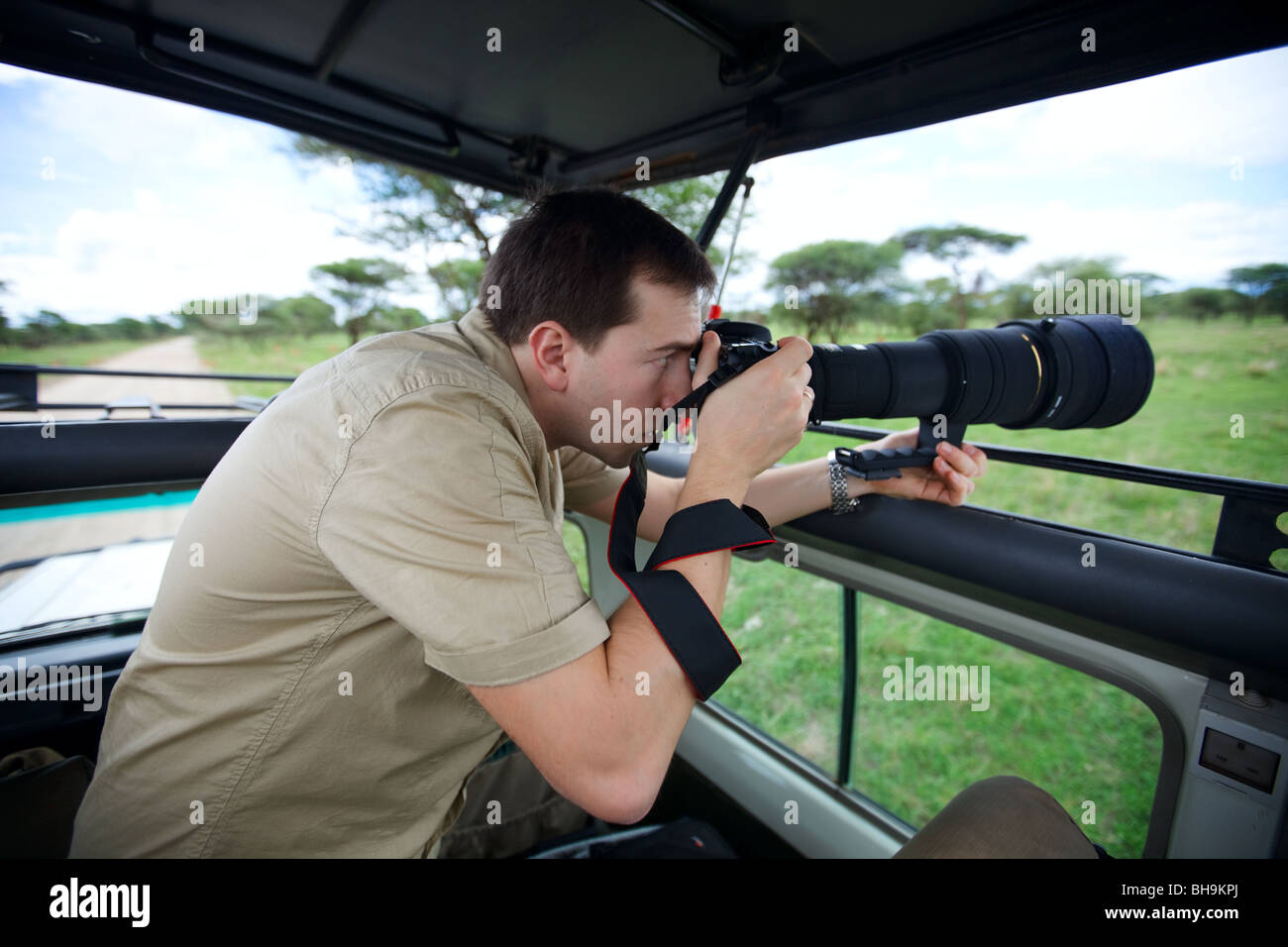 Shooting safari hi-res stock photography and images - Alamy
