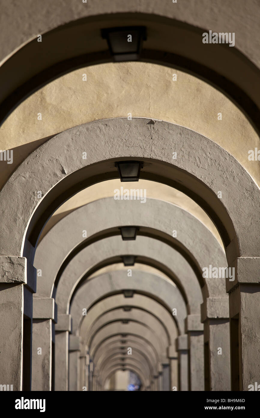 Repetitive arches hi-res stock photography and images - Alamy