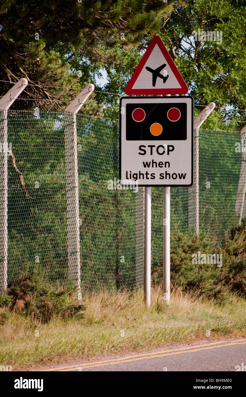 Aircraft Traffic Light Warning Sign Stock Photo - Alamy
