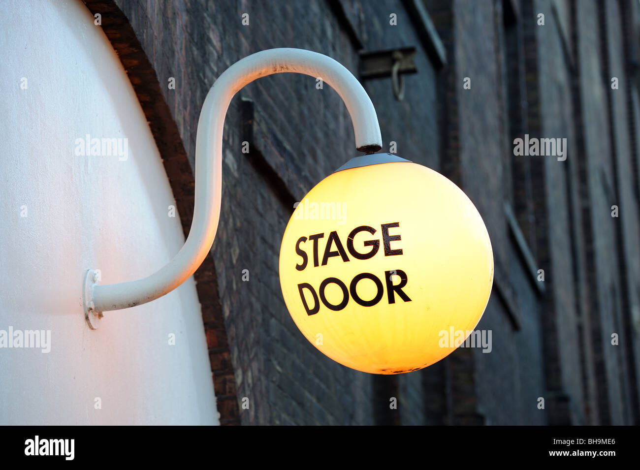 Outside signage hi-res stock photography and images - Alamy
