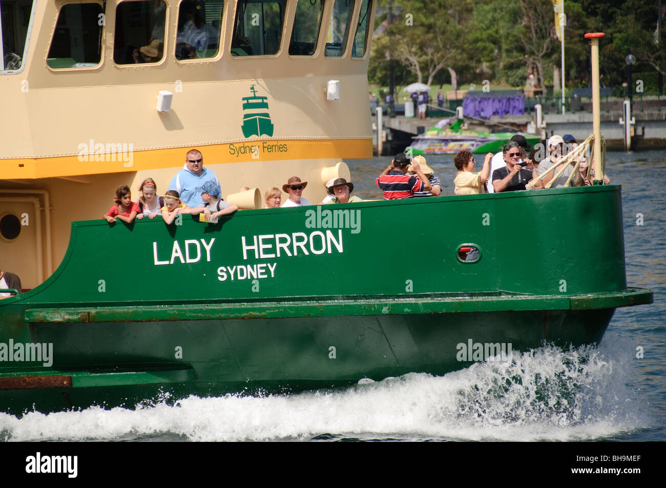 Sydney harbour ferry hi-res stock photography and images - Alamy