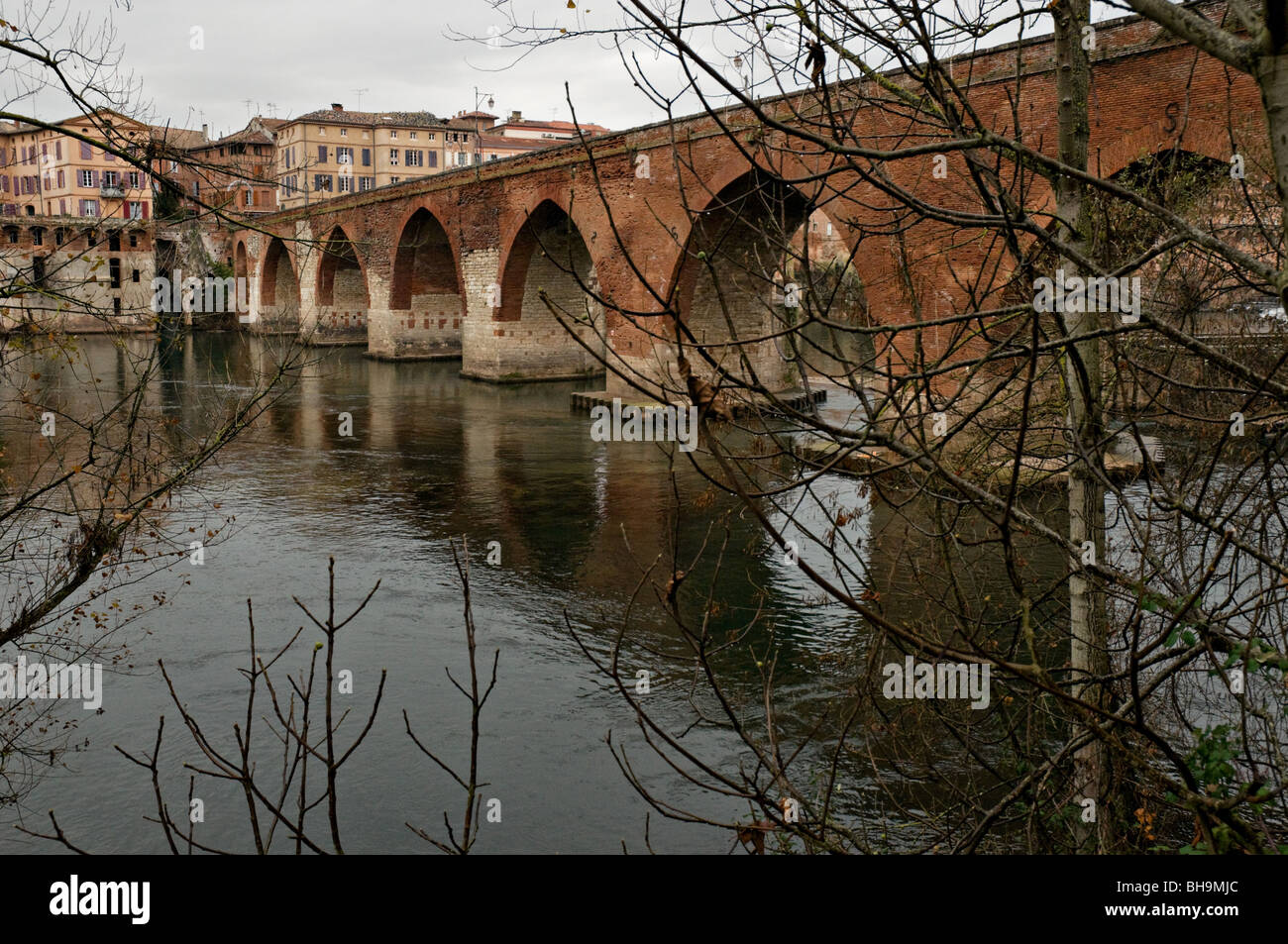 The Pont Vieux in Albi Stock Photo - Alamy