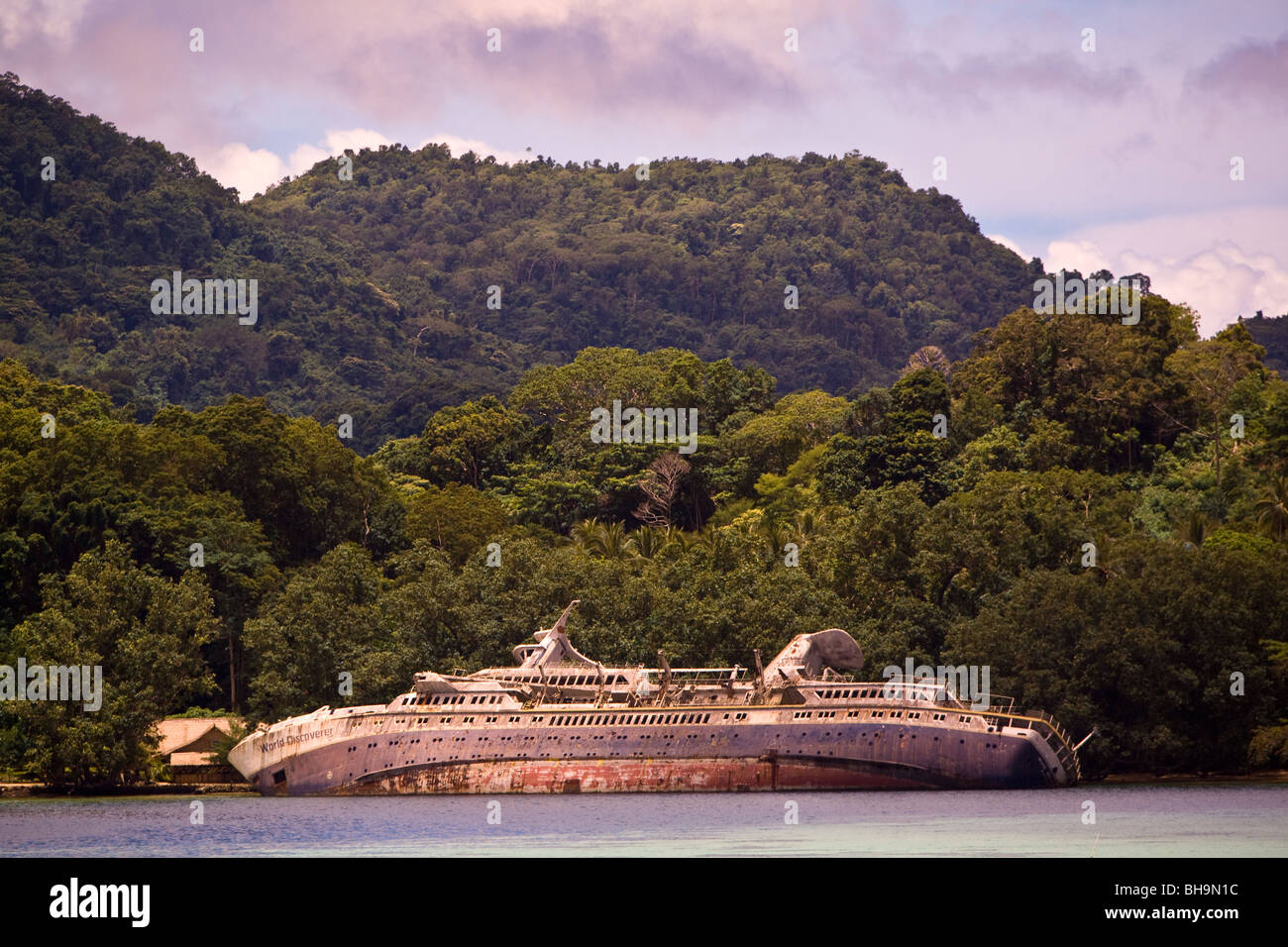 The shipwrecked World Discoverer is a tourist attraction Roderick Bay ...
