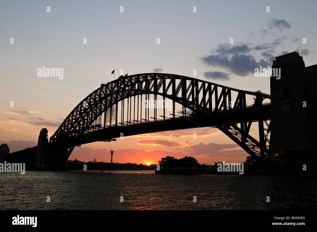 Sydney Harbour Bridge Sunset Sydney Australia // SYDNEY, Australia ...
