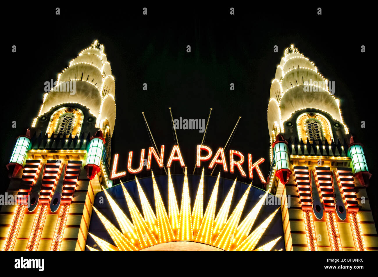 Luna Park Entrance Sign Sydney Australia // SYDNEY, Australia — The ...