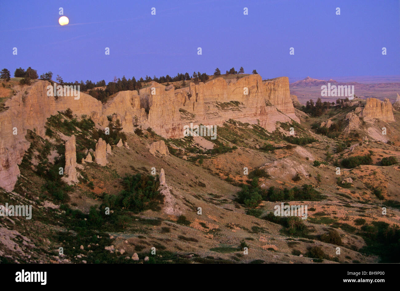 Moonrise over Slim Buttes, Custer National Forest, Harding County ...