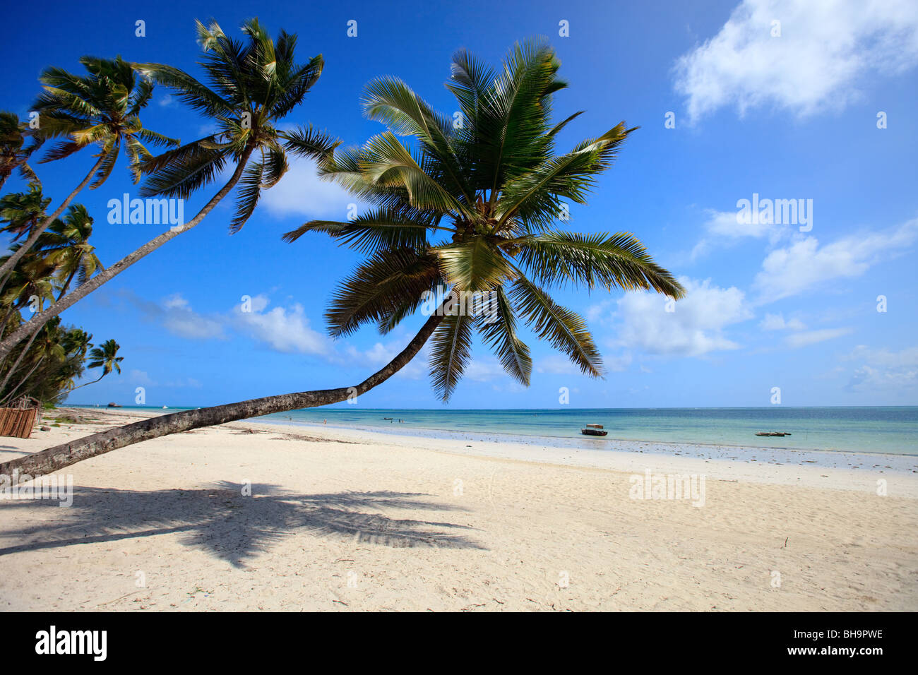 Zanzibar beach hi-res stock photography and images - Alamy