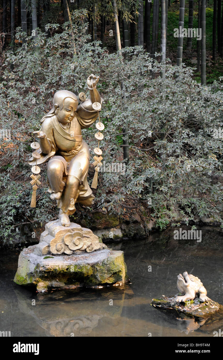 Liu Hai and the Golden Toad, Yellow Dragon Cave park, Hangzhou, China ...