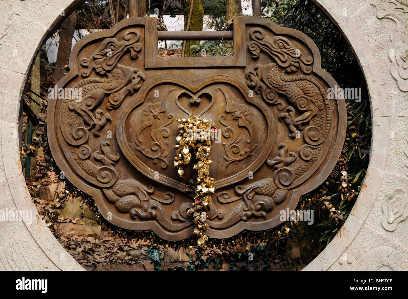 Heart Uniting Lock on the Wish realizing Terrace, Yellow Dragon Cave ...
