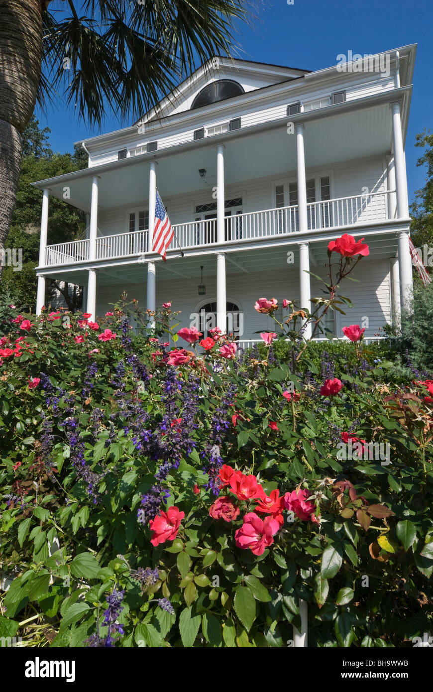 Antebellum mansion 1800s hi-res stock photography and images - Alamy