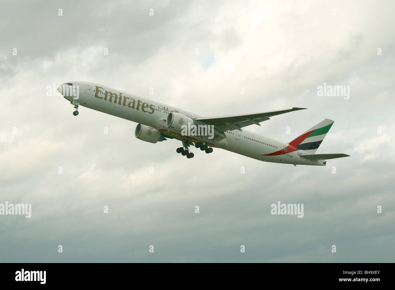 Boeing 767 emirates airborne hi-res stock photography and images - Alamy