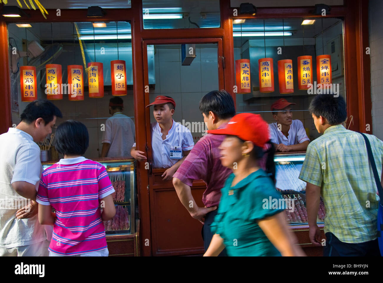 Take away street food hi-res stock photography and images - Alamy