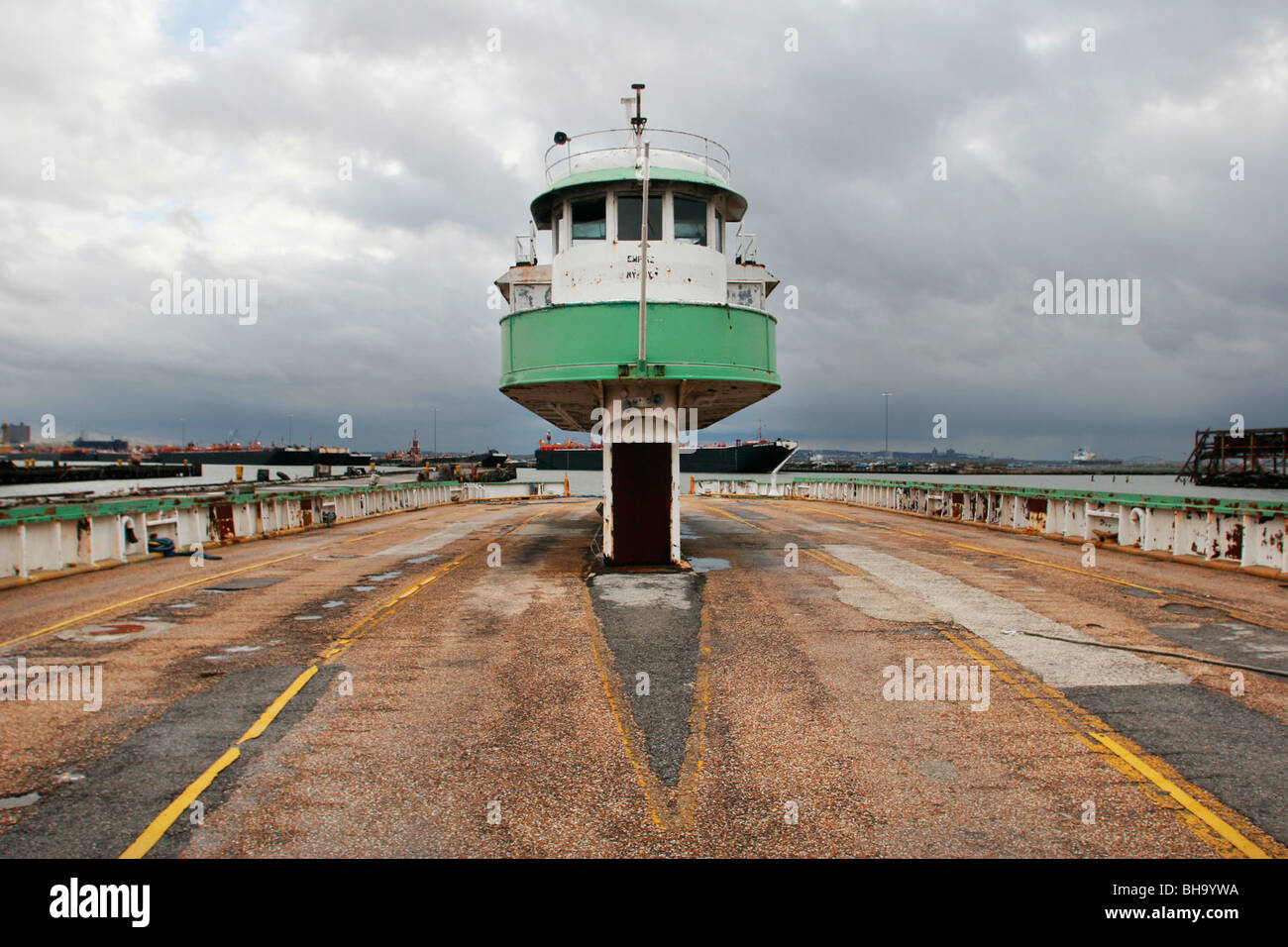 Empty boating yard hi-res stock photography and images - Alamy