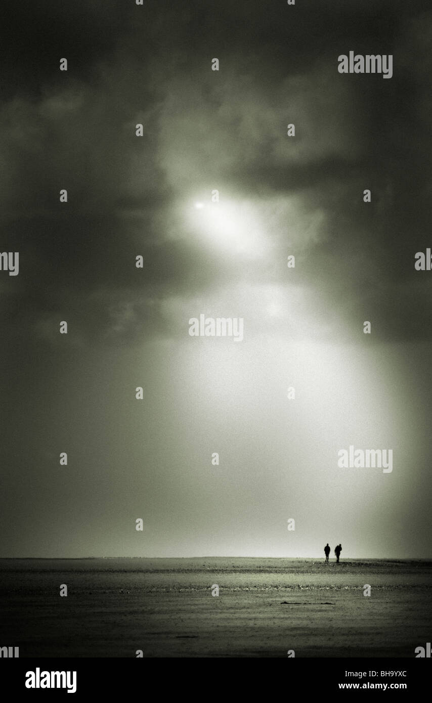 Distant couple fine art hi-res stock photography and images - Alamy