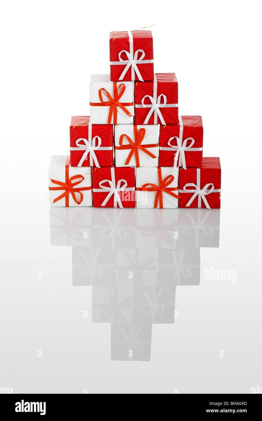 Pyramid of boxes hi-res stock photography and images - Alamy