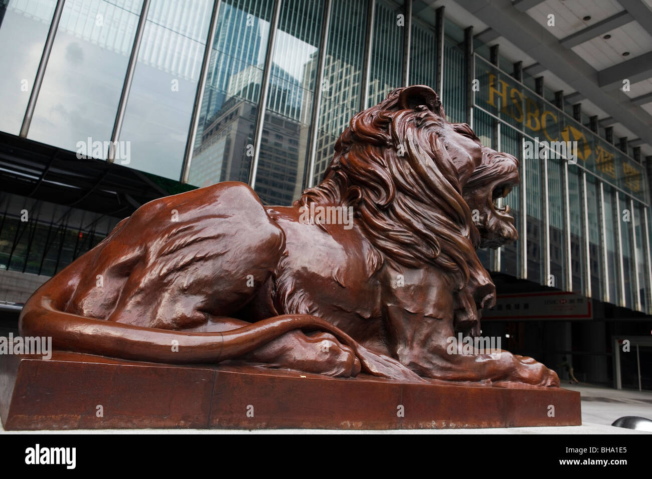 The bronze lions outside the HSBC headquarters in Hong Kong Stock Photo ...
