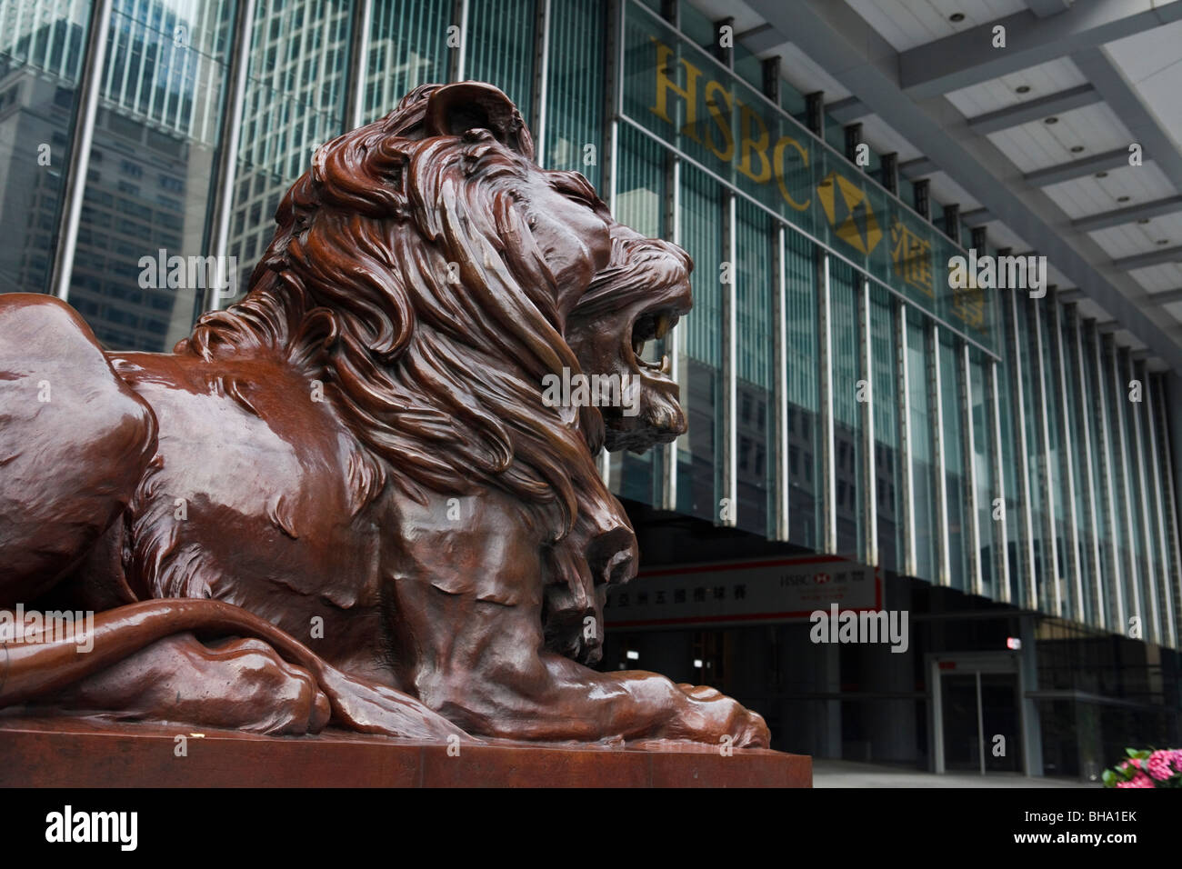 The bronze lions outside the HSBC headquarters in Hong Kong Stock Photo ...