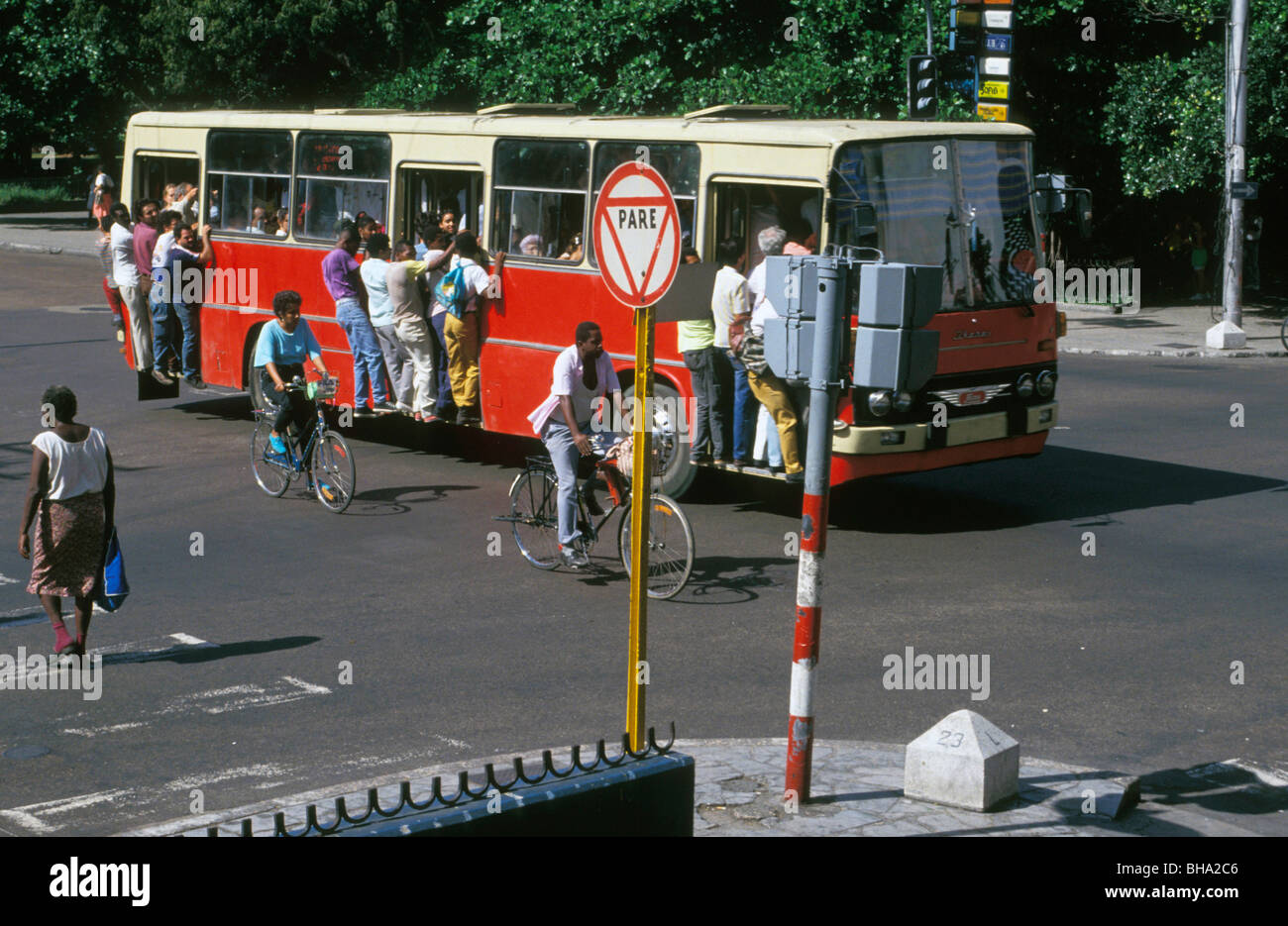 CUBA. CROWDED BUSES IN CENTRAL HAVANA Stock Photo - Alamy