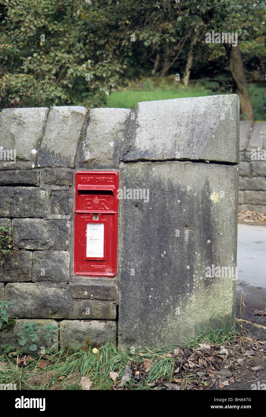 Letter box built into wall hi-res stock photography and images - Alamy
