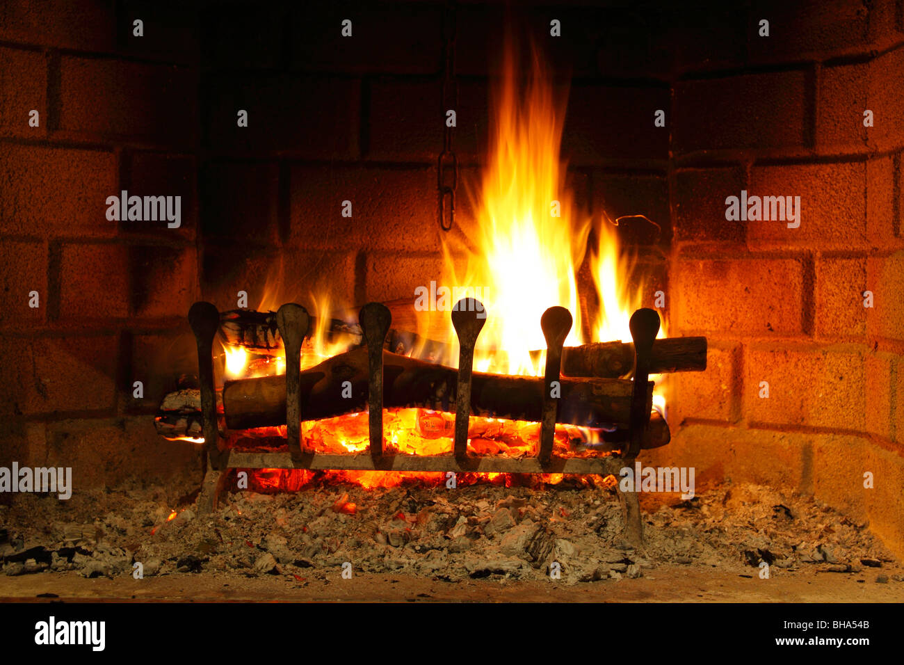 Fire in chimney winter hi-res stock photography and images - Alamy