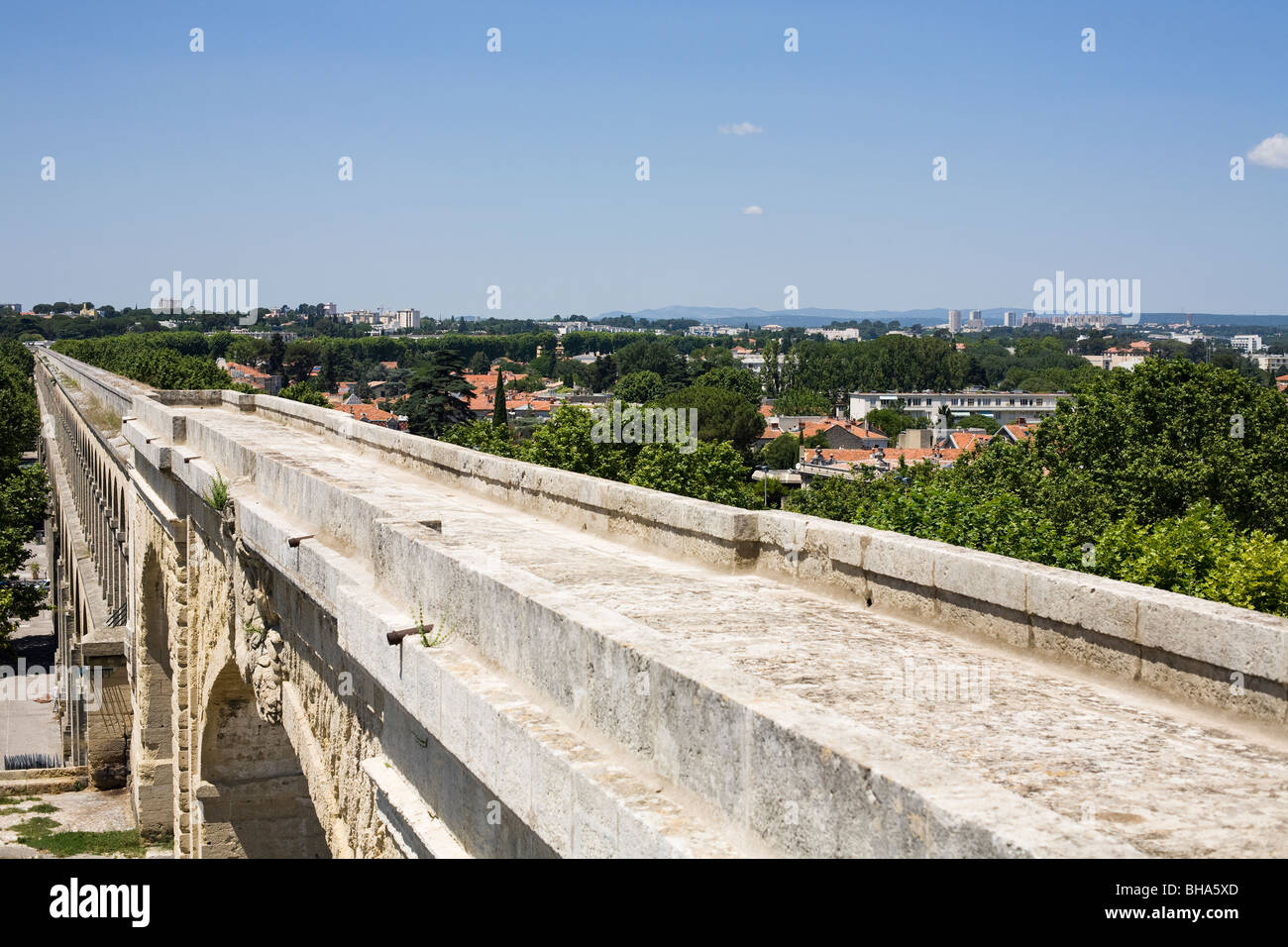 Montpellier aqueduct hi-res stock photography and images - Alamy