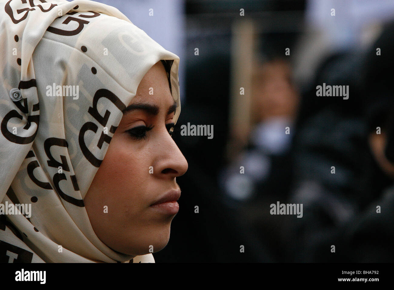 Islam islamic muslim woman women female hi-res stock photography and ...