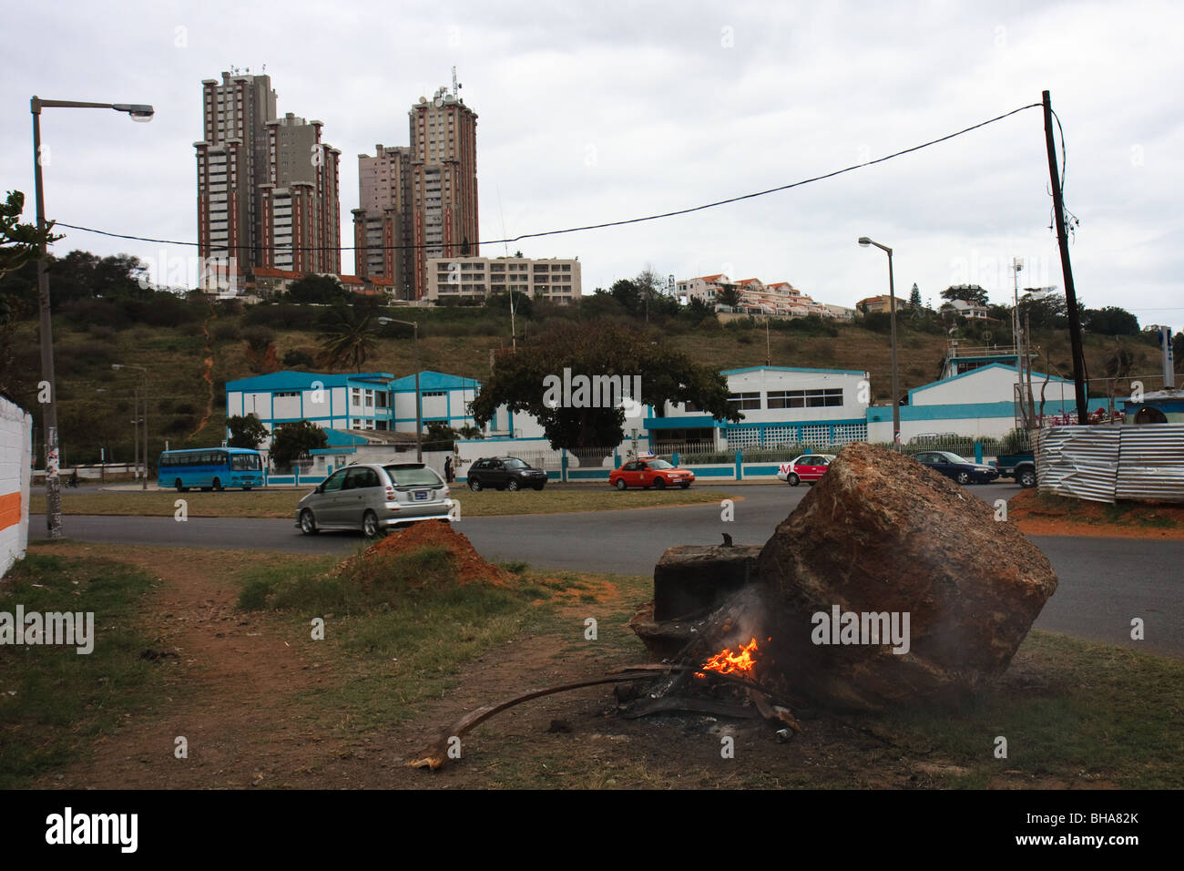 Africa Cars Fire Maputo Mozambique Skyscraper Stock Photo - Alamy