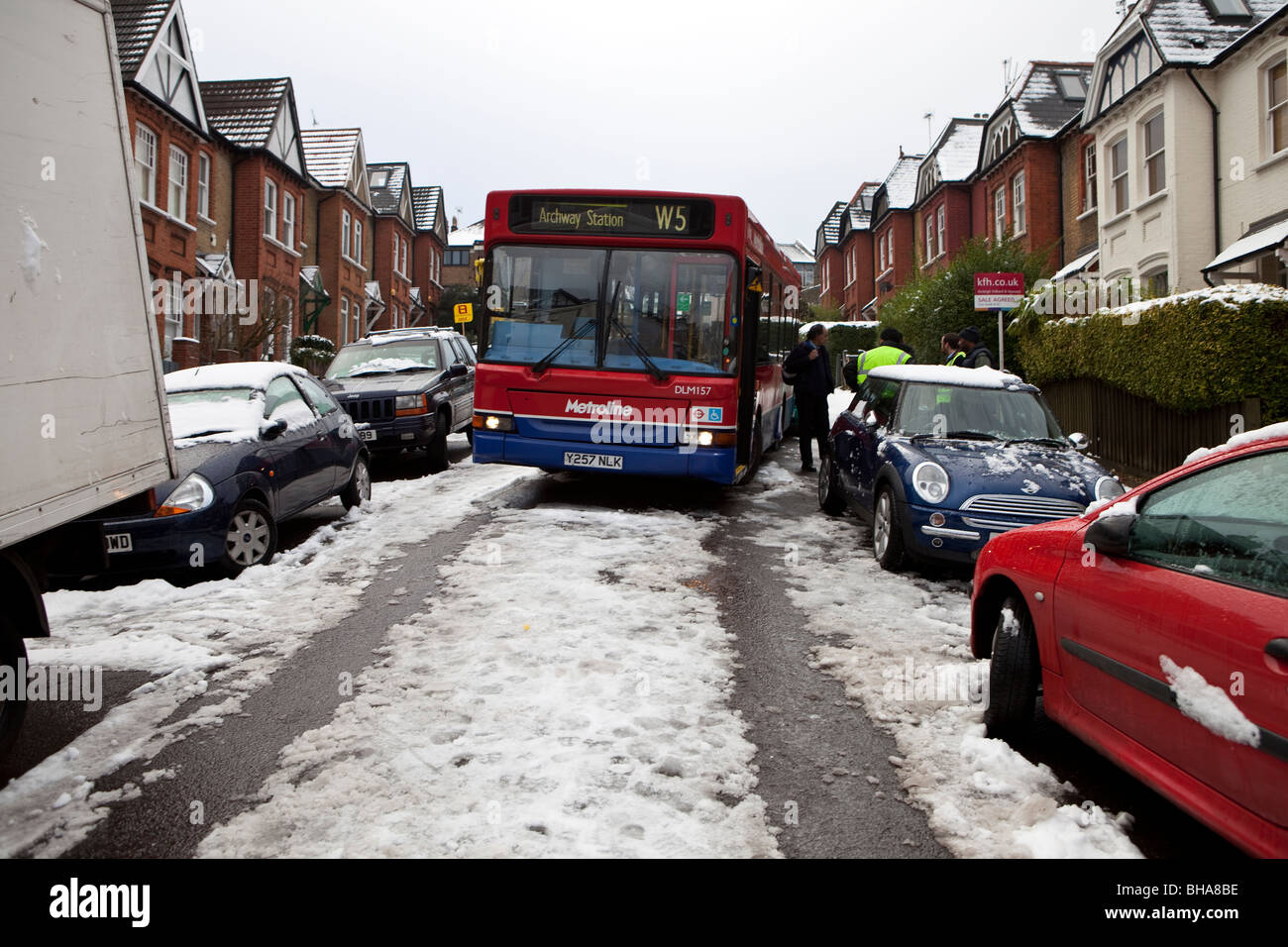 Bus snow winter hi-res stock photography and images - Alamy