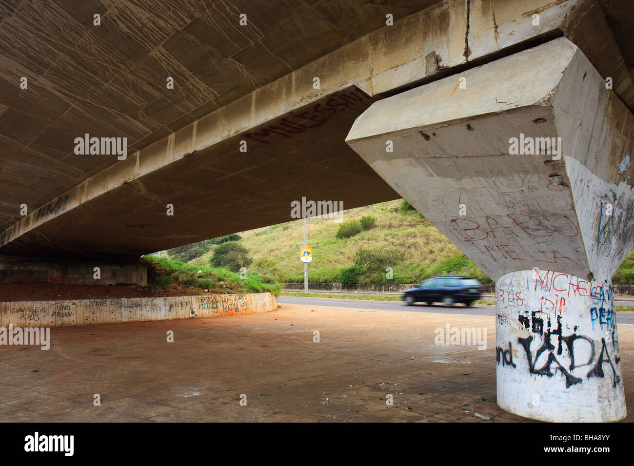 Africa Avenida de Marginal Cars Maputo Mozambique Stock Photo - Alamy
