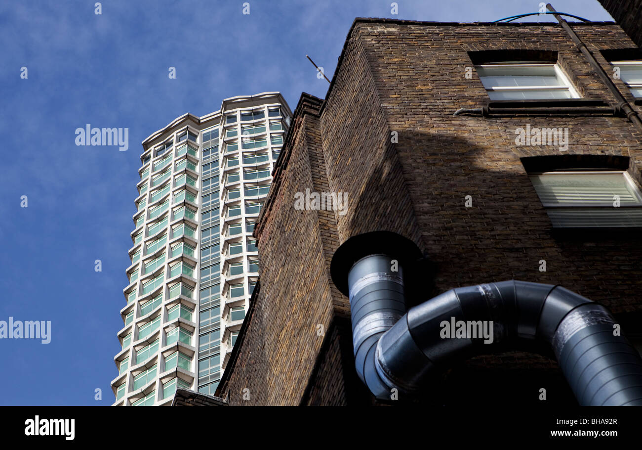 Centrepoint hi-res stock photography and images - Alamy