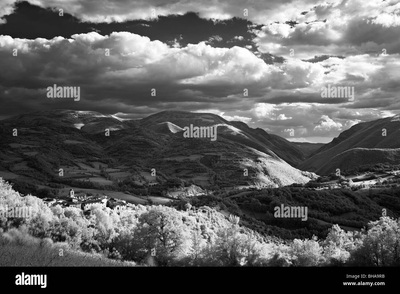 the village of Castelvecchio in the Valnerina nr Preci, Umbria, Italy ...