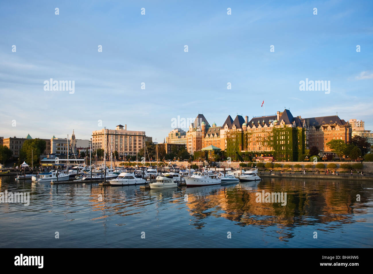 Victoria inner harbor hi-res stock photography and images - Alamy