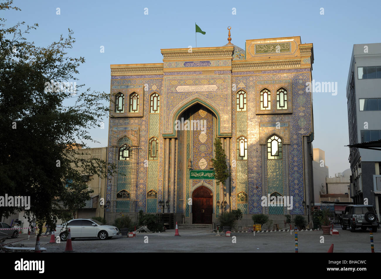 Iranian Mosque in Bur Dubai, United Arab Emirates Stock Photo - Alamy