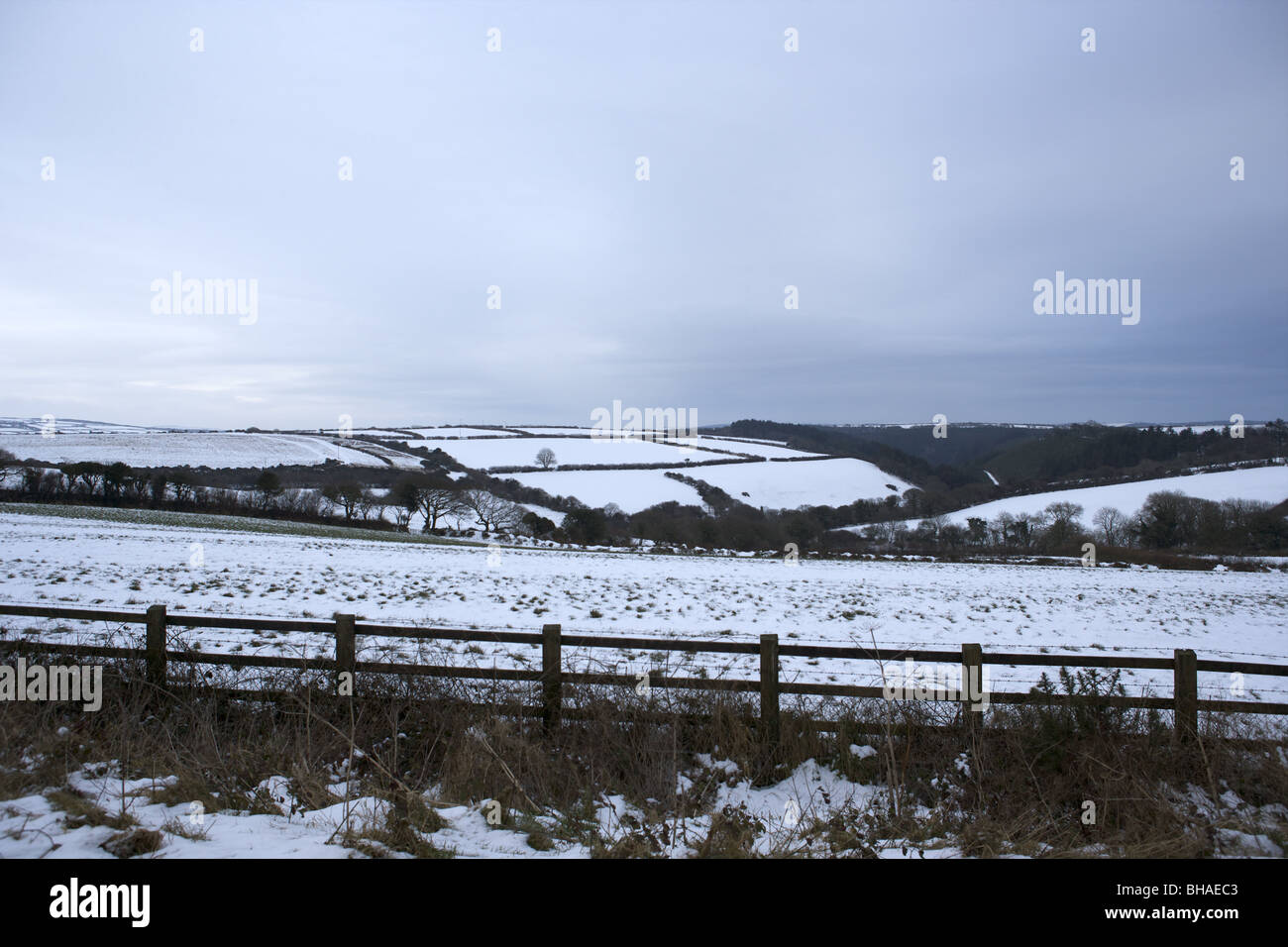 Cornwall lane snow hi-res stock photography and images - Alamy