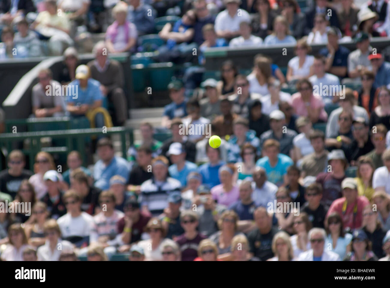 Wimbledon crowd hi-res stock photography and images - Alamy