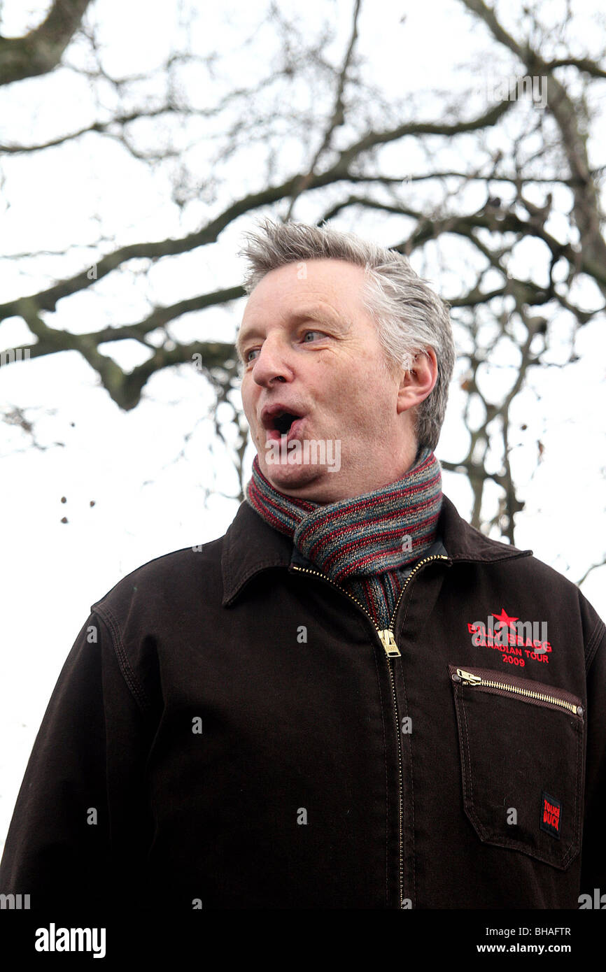 Billy bragg musician hi-res stock photography and images - Alamy